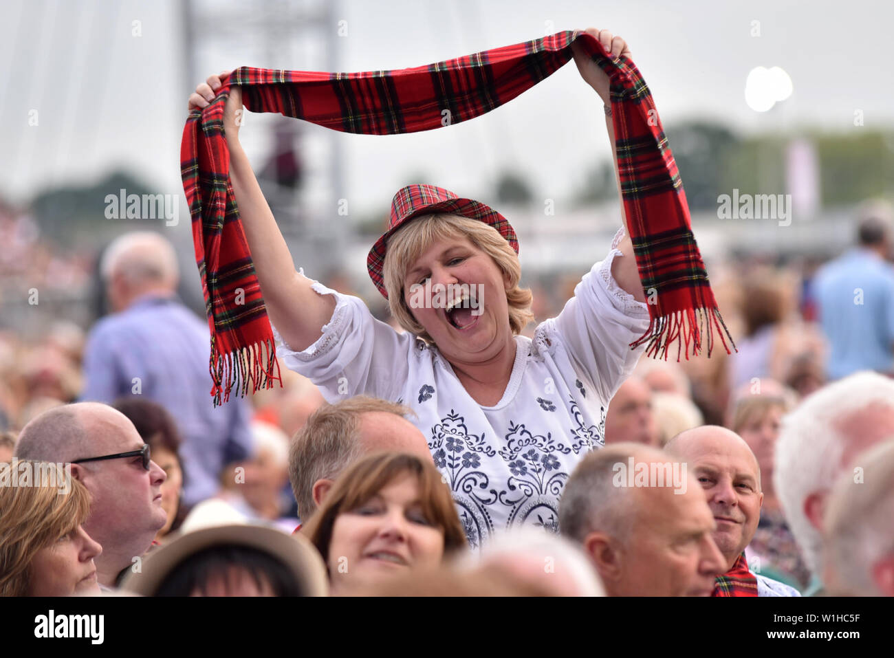 Rod stewart fans hi-res stock photography and images - Alamy