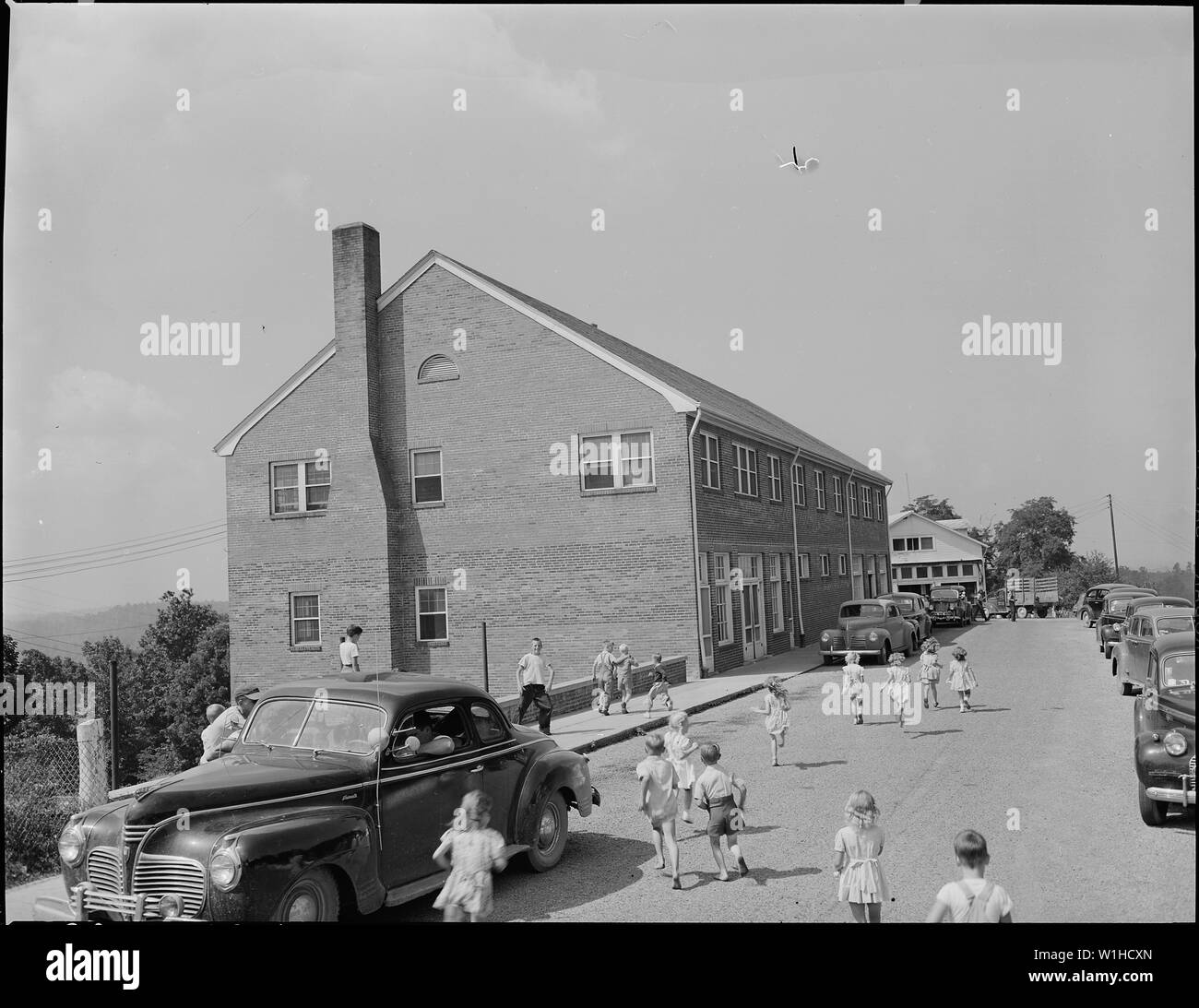 Office building, store, and recreation hall of the mine. Jewell Ridge ...