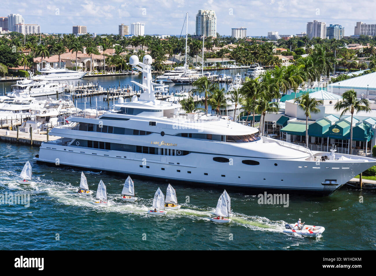 17th street causeway hi-res stock photography and images - Alamy