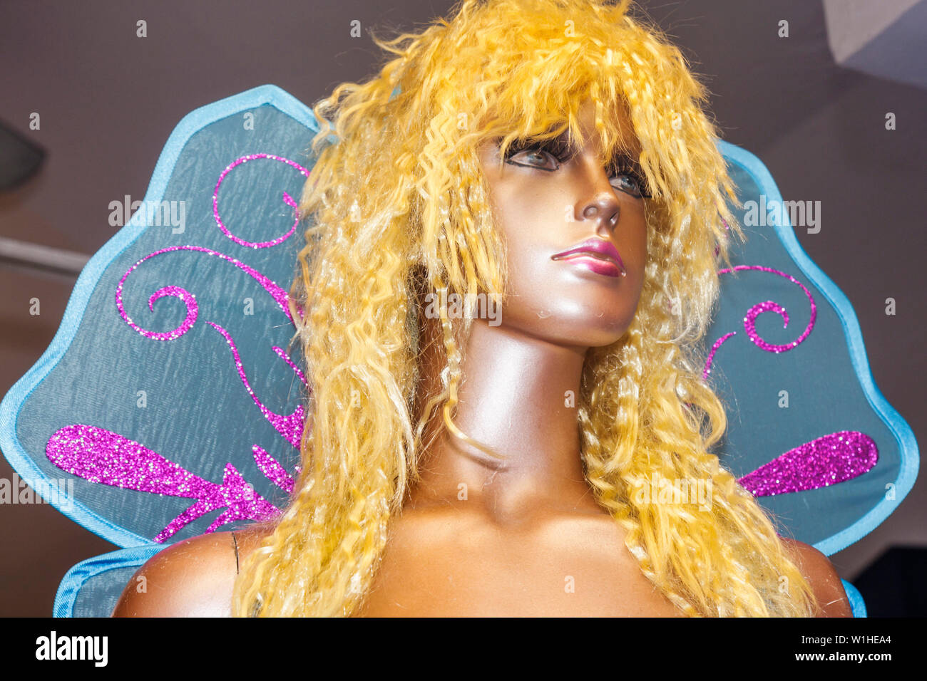 Wig shop window display hair hi-res stock photography and images - Alamy