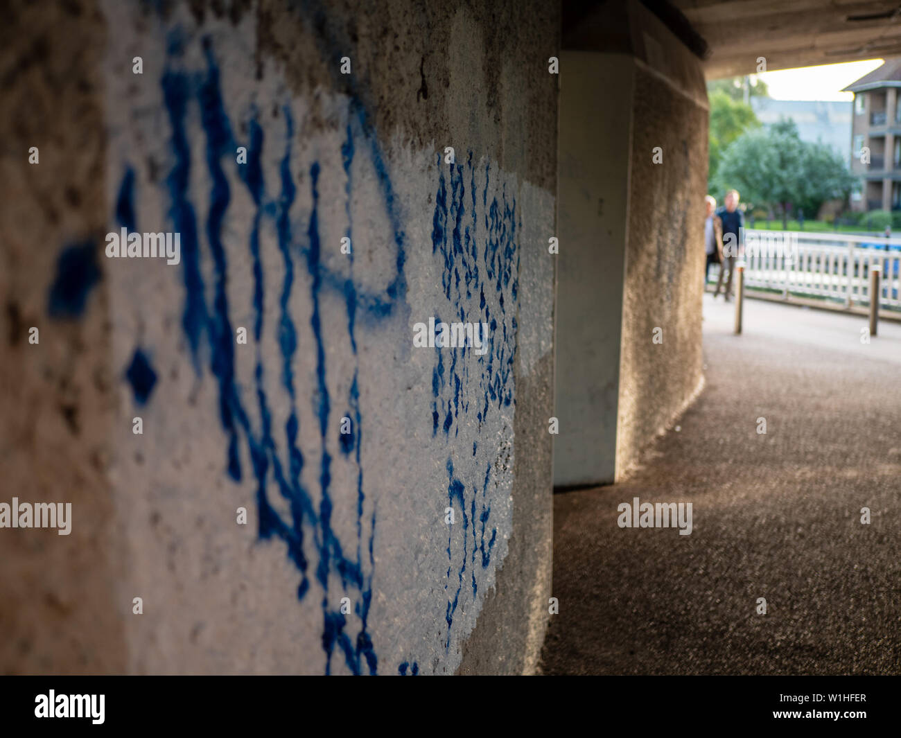 Elizabeth way bridge hi-res stock photography and images - Alamy