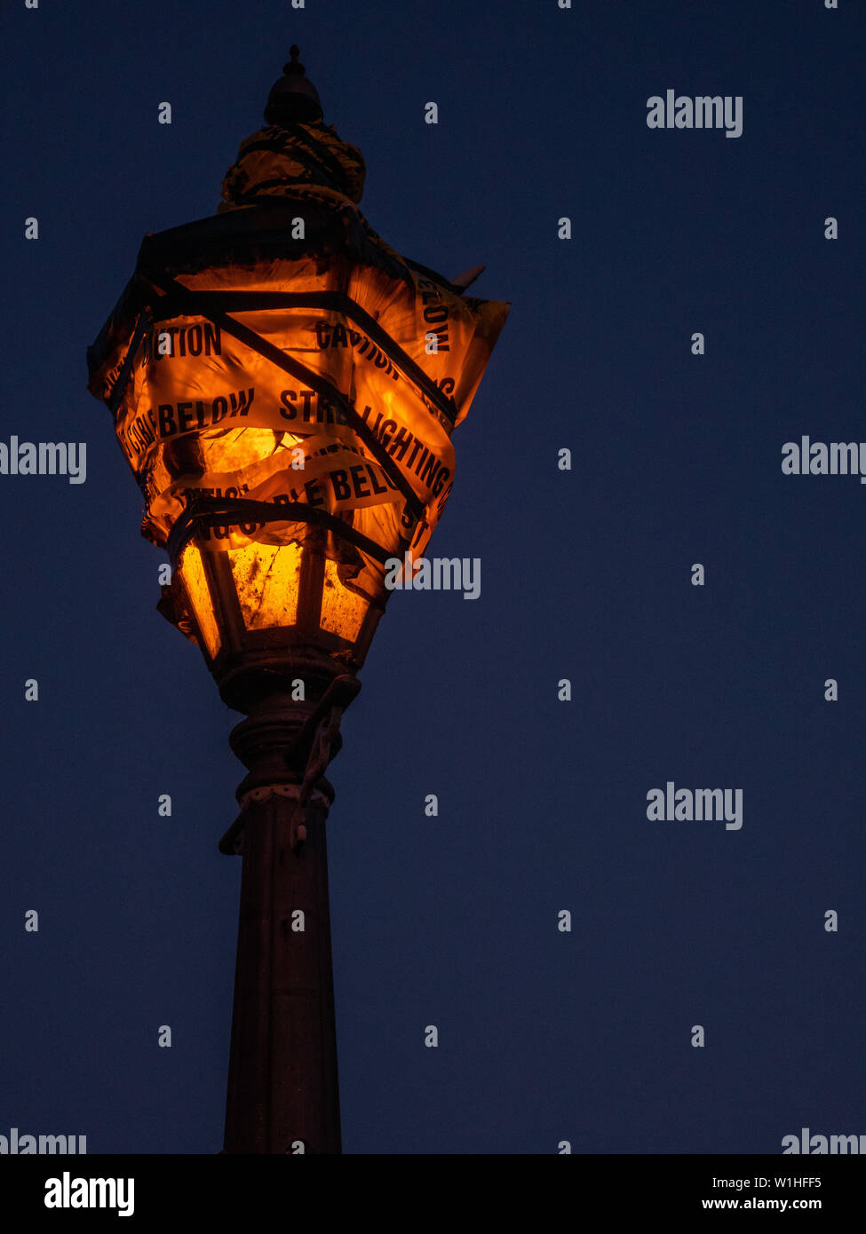 Broken street light hi-res stock photography and images - Alamy