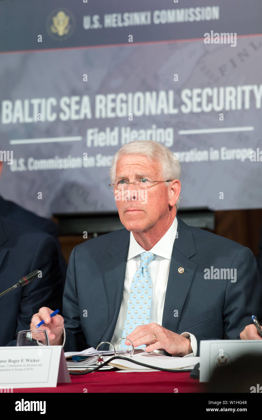 Roger wicker portrait hi-res stock photography and images - Alamy