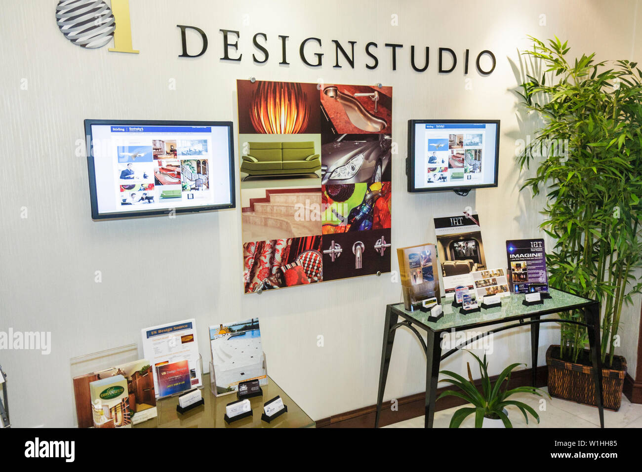 Florida office building solar hi-res stock photography and images - Alamy