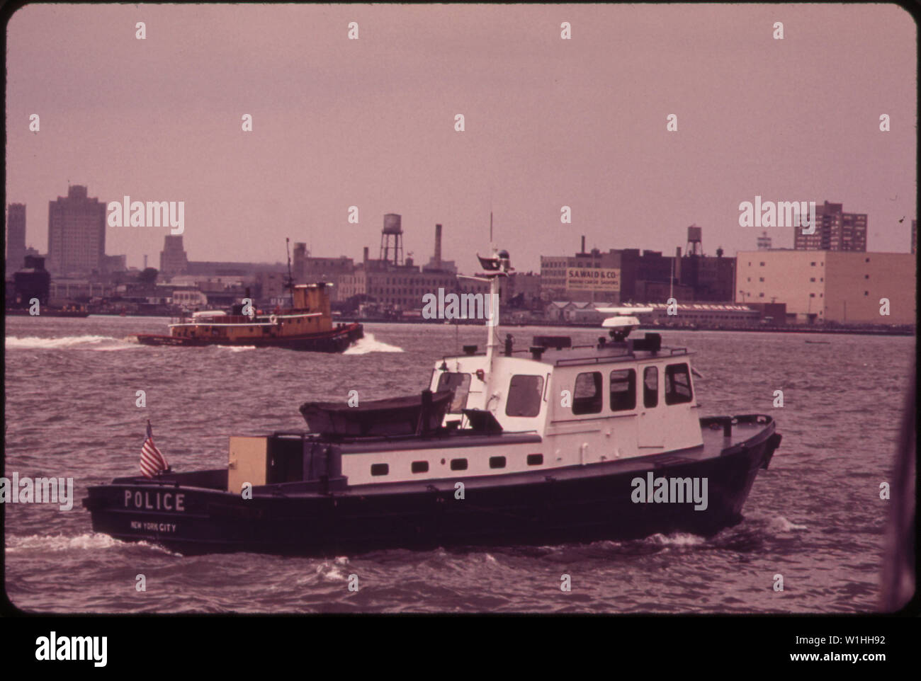 POLICE LAUNCH ON PATROL ON THE HUDSON RIVER OFF BATTERY PARK ON THE ...