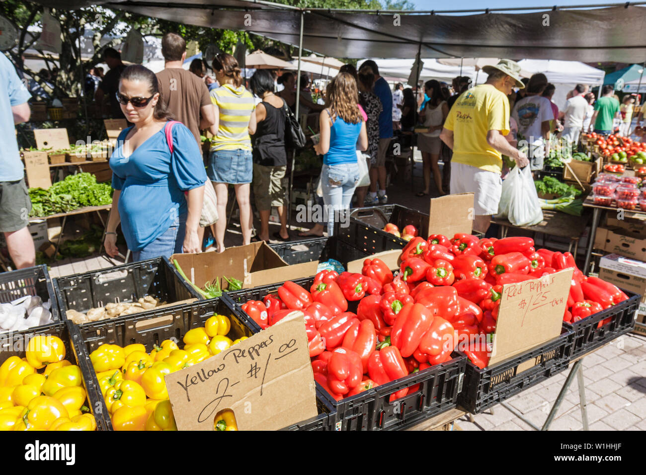 Farmers market winter park hi-res stock photography and images - Alamy