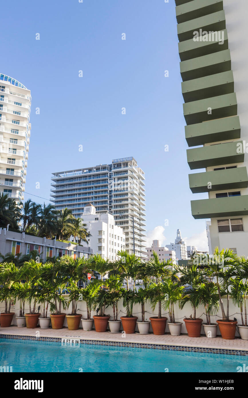 High rise hotel pool hi-res stock photography and images - Alamy