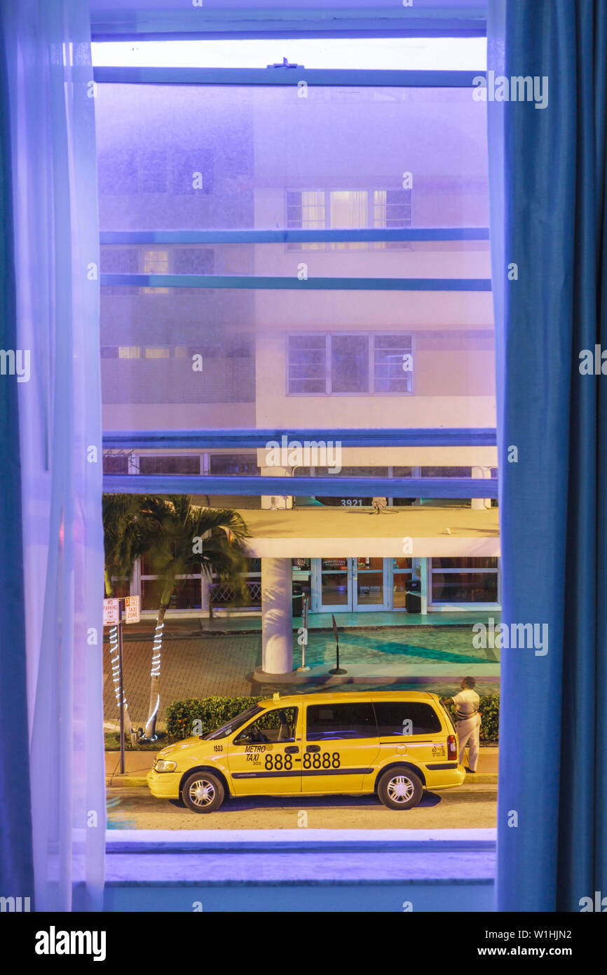 Taxi collins avenue in miami beach hi-res stock photography and images ...