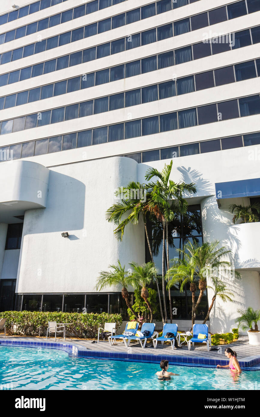 Pool lounge chair woman hi-res stock photography and images - Alamy