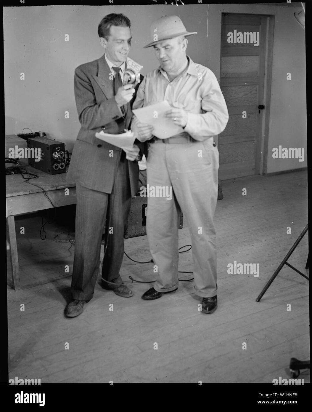 Arizona announcer chet huntley of the c b s interviewing ellis georgia ...