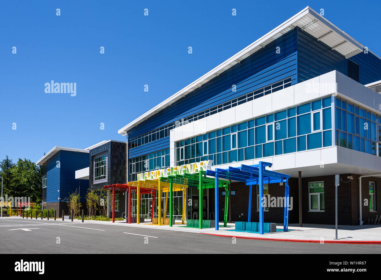 Elementary School Building Usa High Resolution Stock Photography and ...