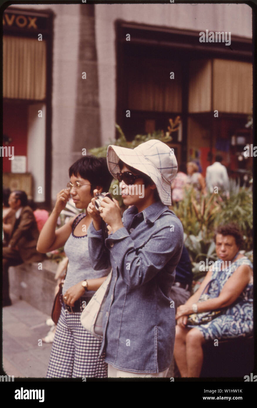 ROCKEFELLER CENTER--5TH AVENUE SIDE Stock Photo - Alamy