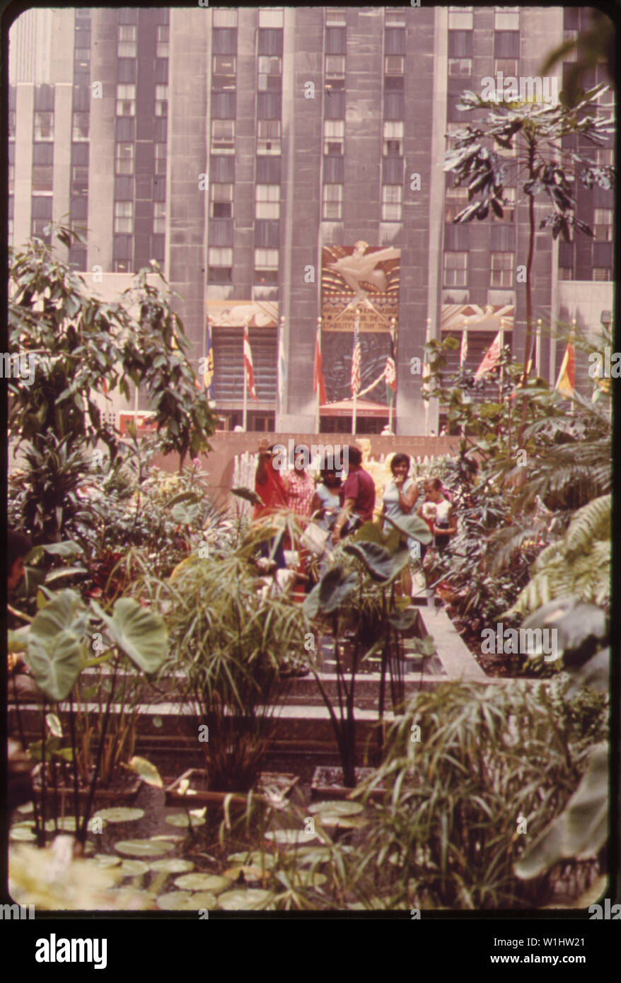 ROCKEFELLER CENTER--5TH AVENUE SIDE Stock Photo - Alamy
