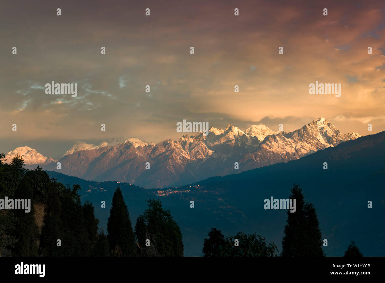 Kangchenjunga Mountain Range in Sikkim state of India Stock Photo - Alamy