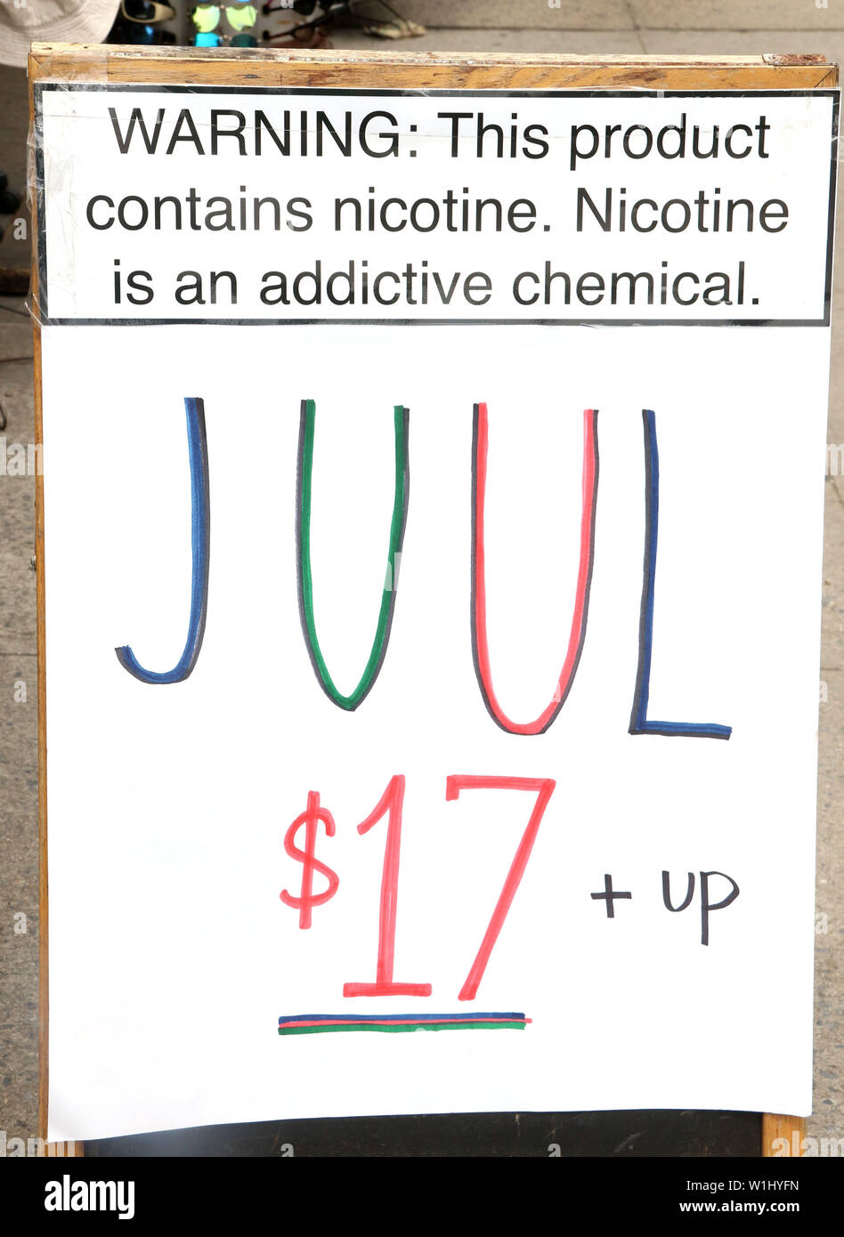 Juul hi-res stock photography and images - Alamy