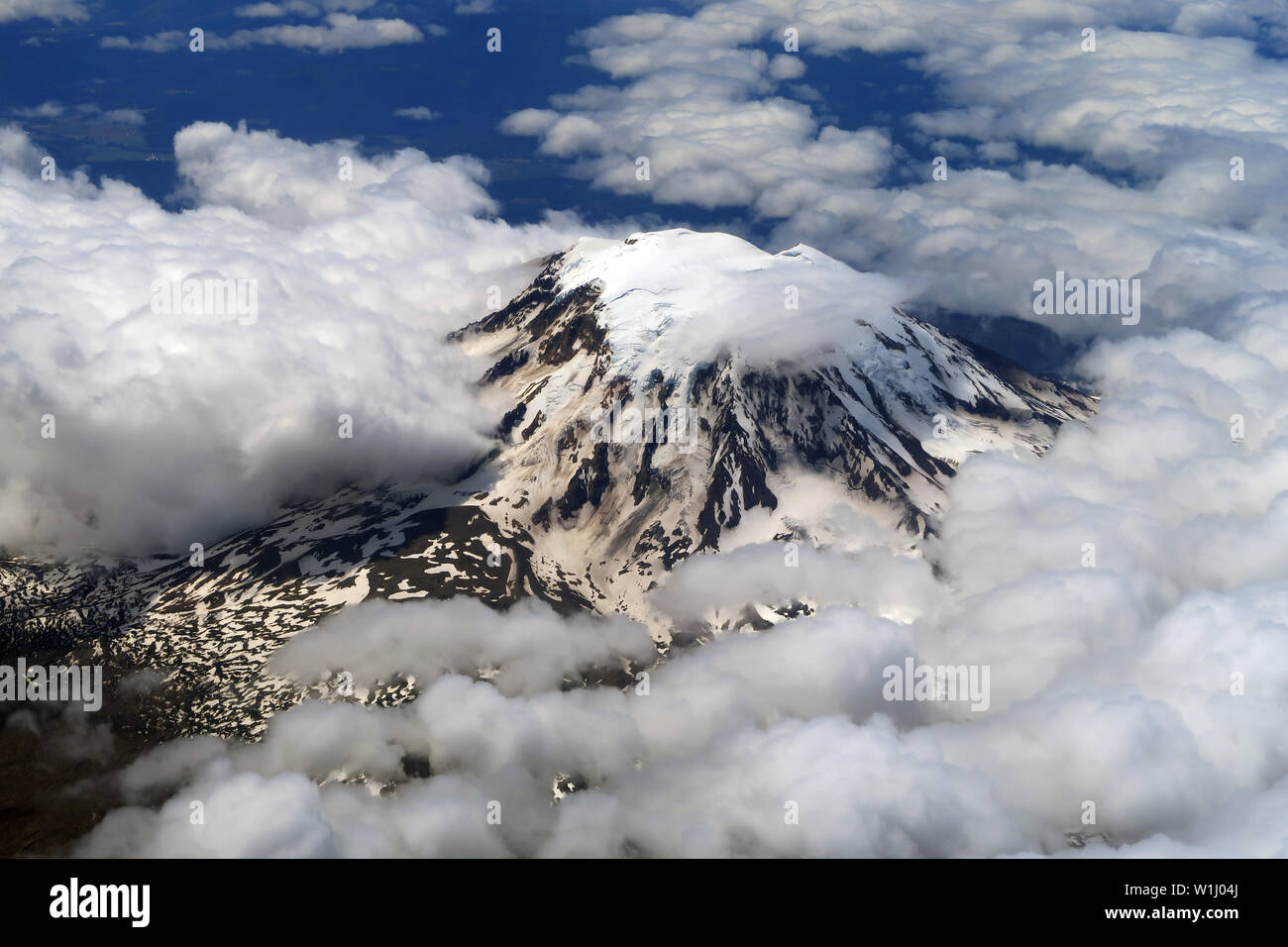 Aerial view of mount adams hi-res stock photography and images - Alamy