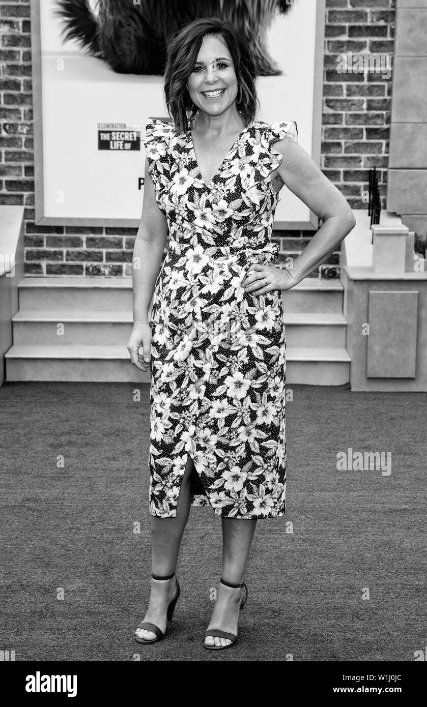 Pets 2 movie Black and White Stock Photos & Images - Alamy