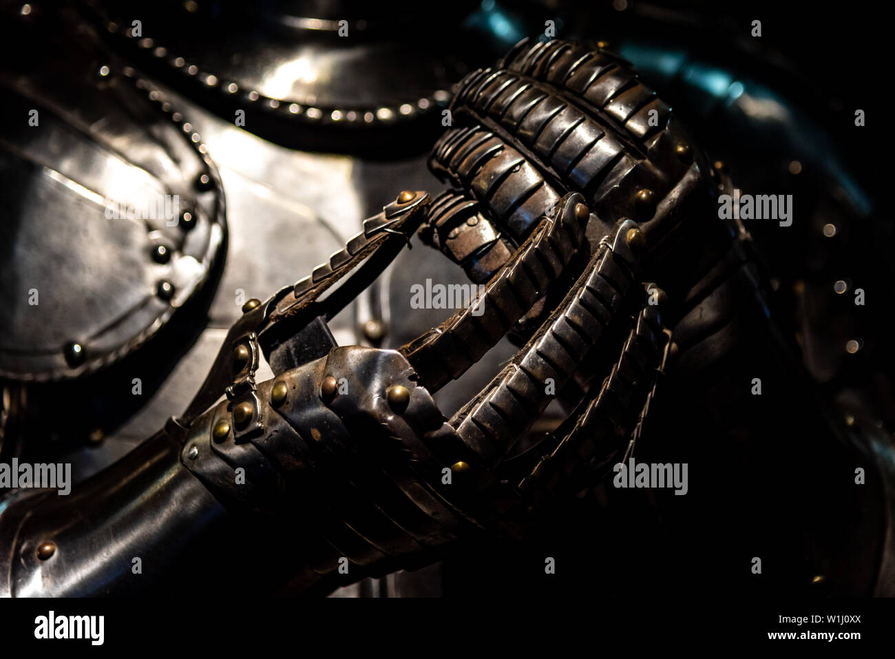 Tower london knight armour hi-res stock photography and images - Alamy