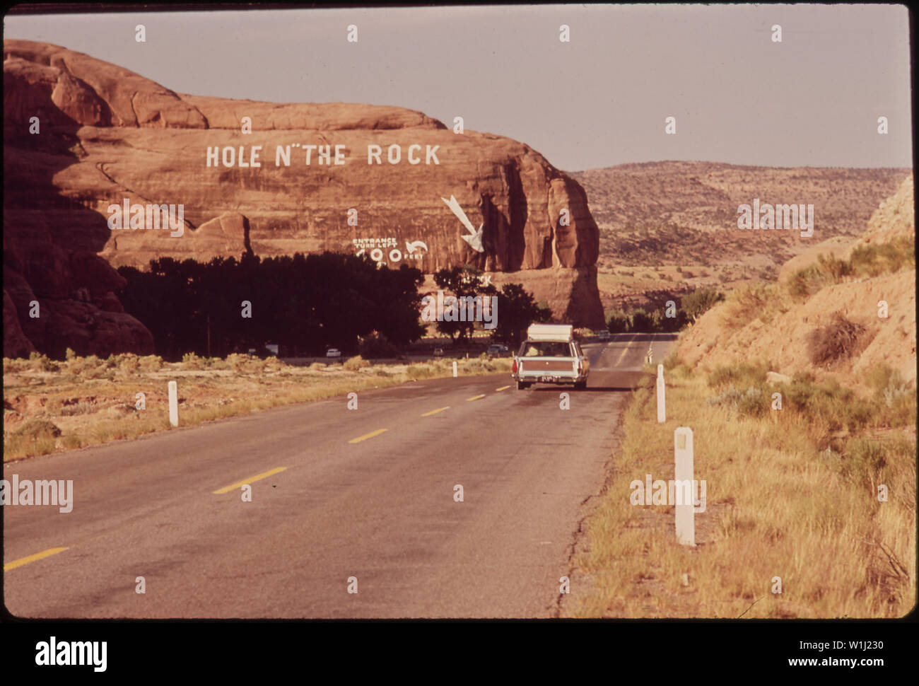 SIGN FOR ROADSIDE CURIO SHOP Stock Photo - Alamy