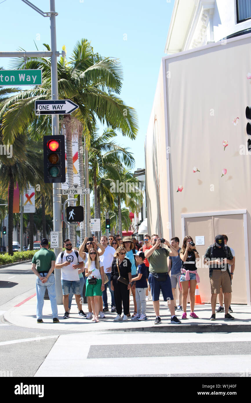 Sunny July in Beverly Hills and the surrounding communities in Los ...