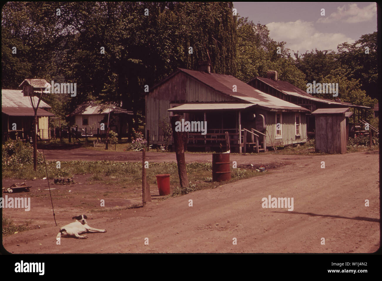 Substandard housing hi-res stock photography and images - Alamy