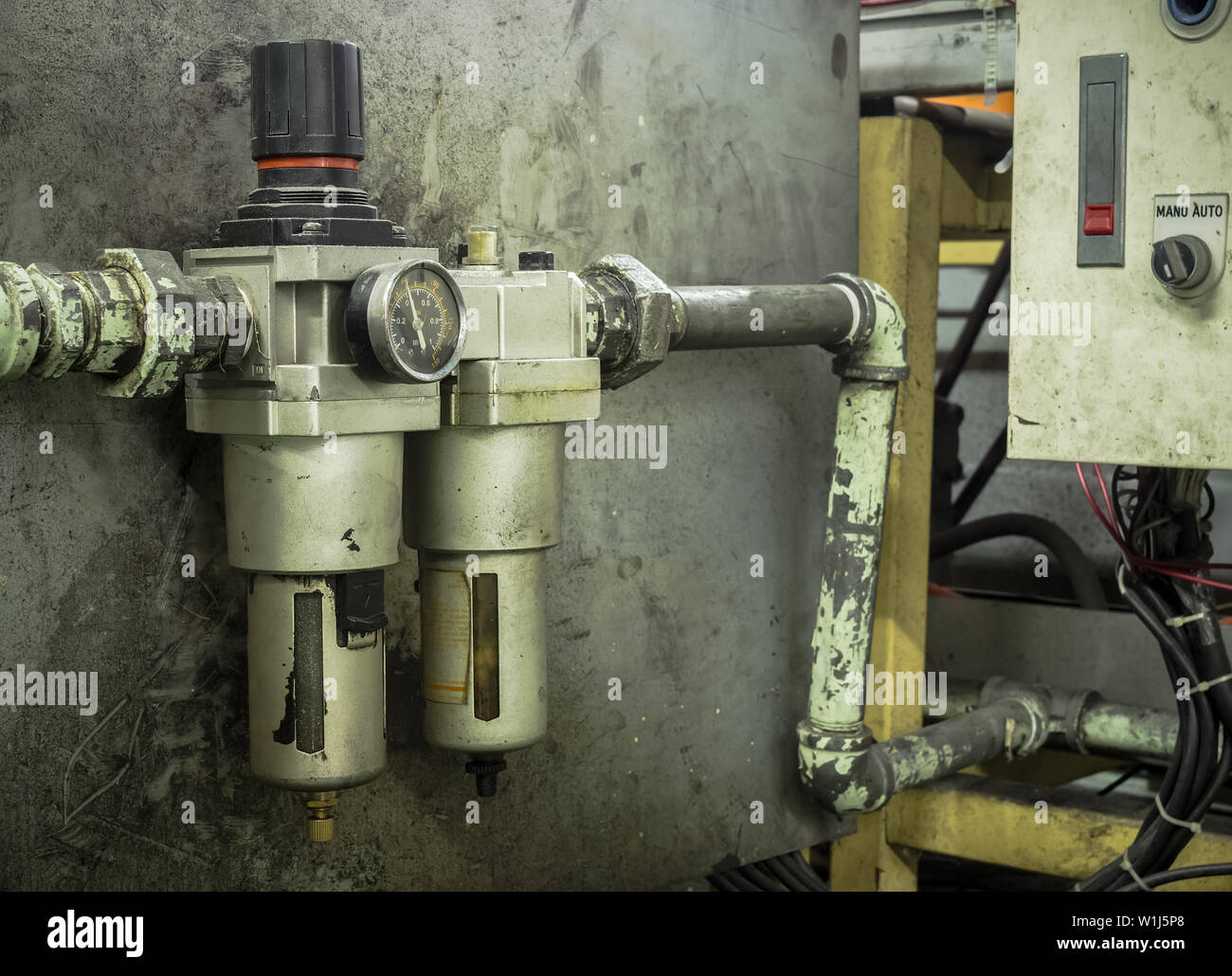 Pressure indicator on machine hi-res stock photography and images - Alamy