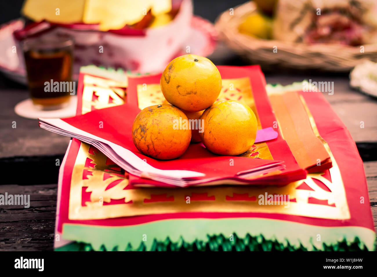 Chinese burning paper funeral hi-res stock photography and images - Alamy