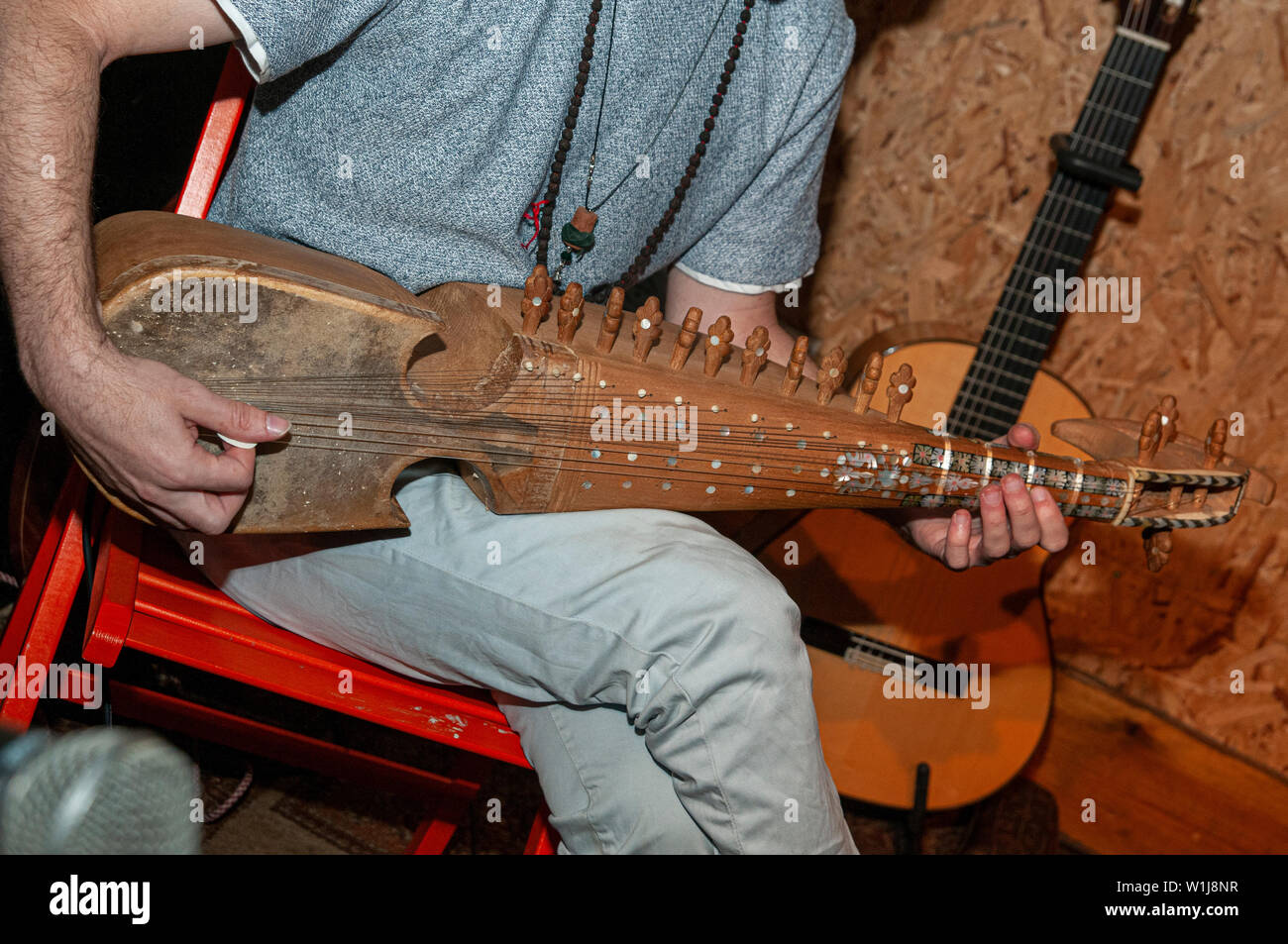 Islamic musical instrument hi-res stock photography and images - Alamy