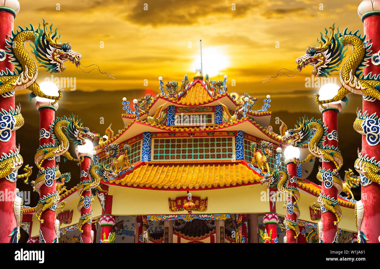 Dragon palace hi-res stock photography and images - Alamy
