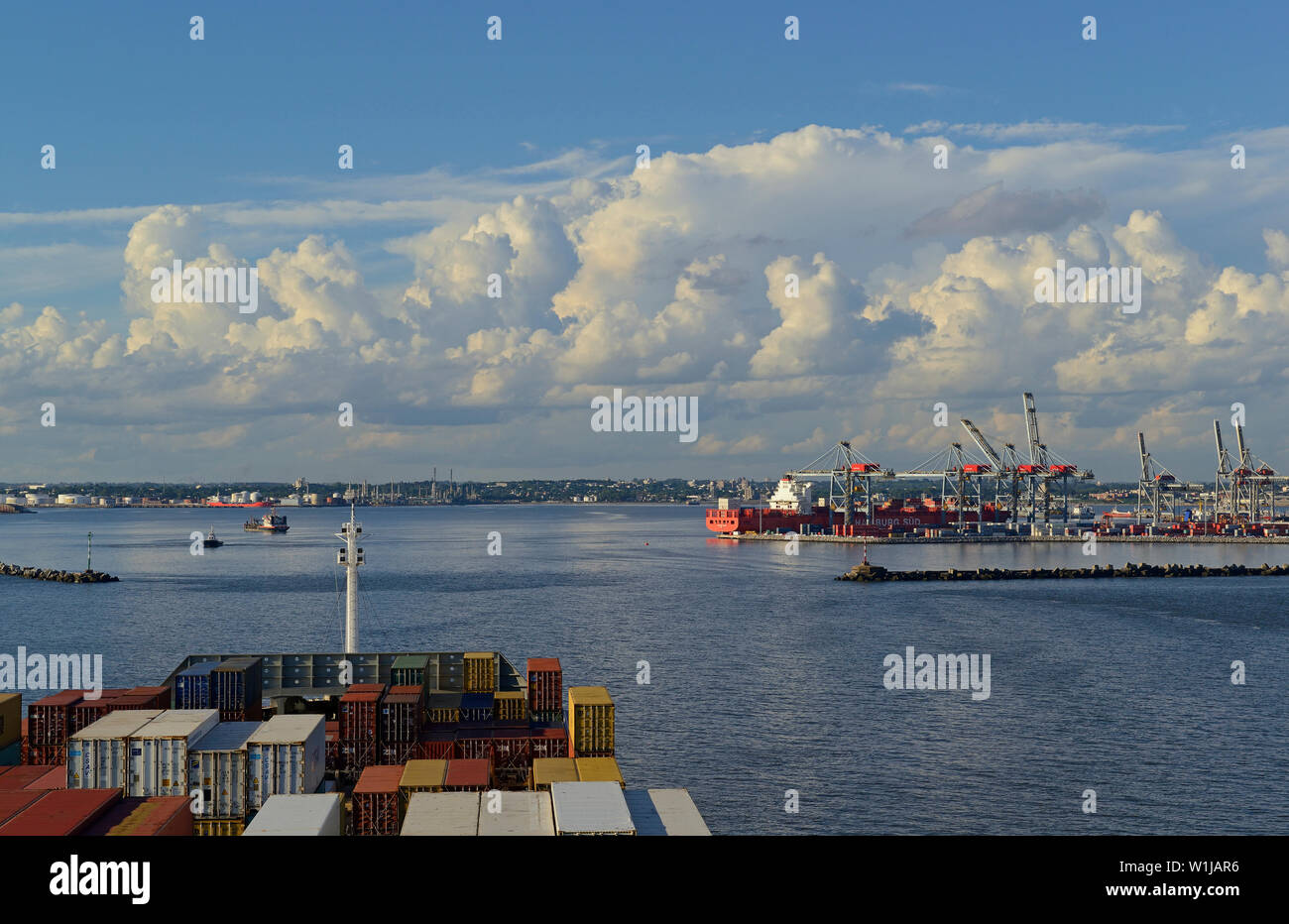 Montevideo container cargo port hi-res stock photography and images - Alamy