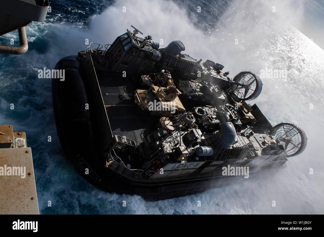 Amphibious assault wasp lhd 8 hi-res stock photography and images - Alamy