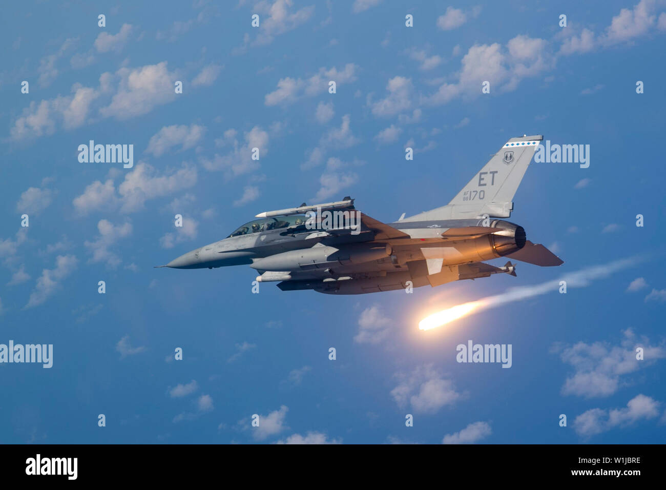 Aerial infrared countermeasure hi-res stock photography and images - Alamy