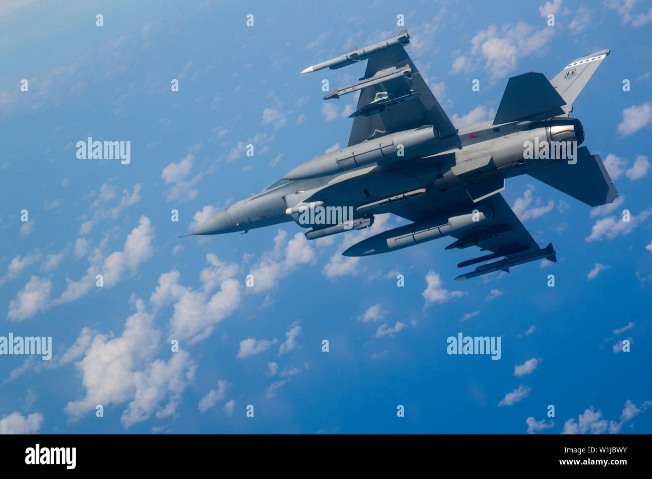 An F-16D Fighting Falcon pilot assigned to the 40th Flight Test ...