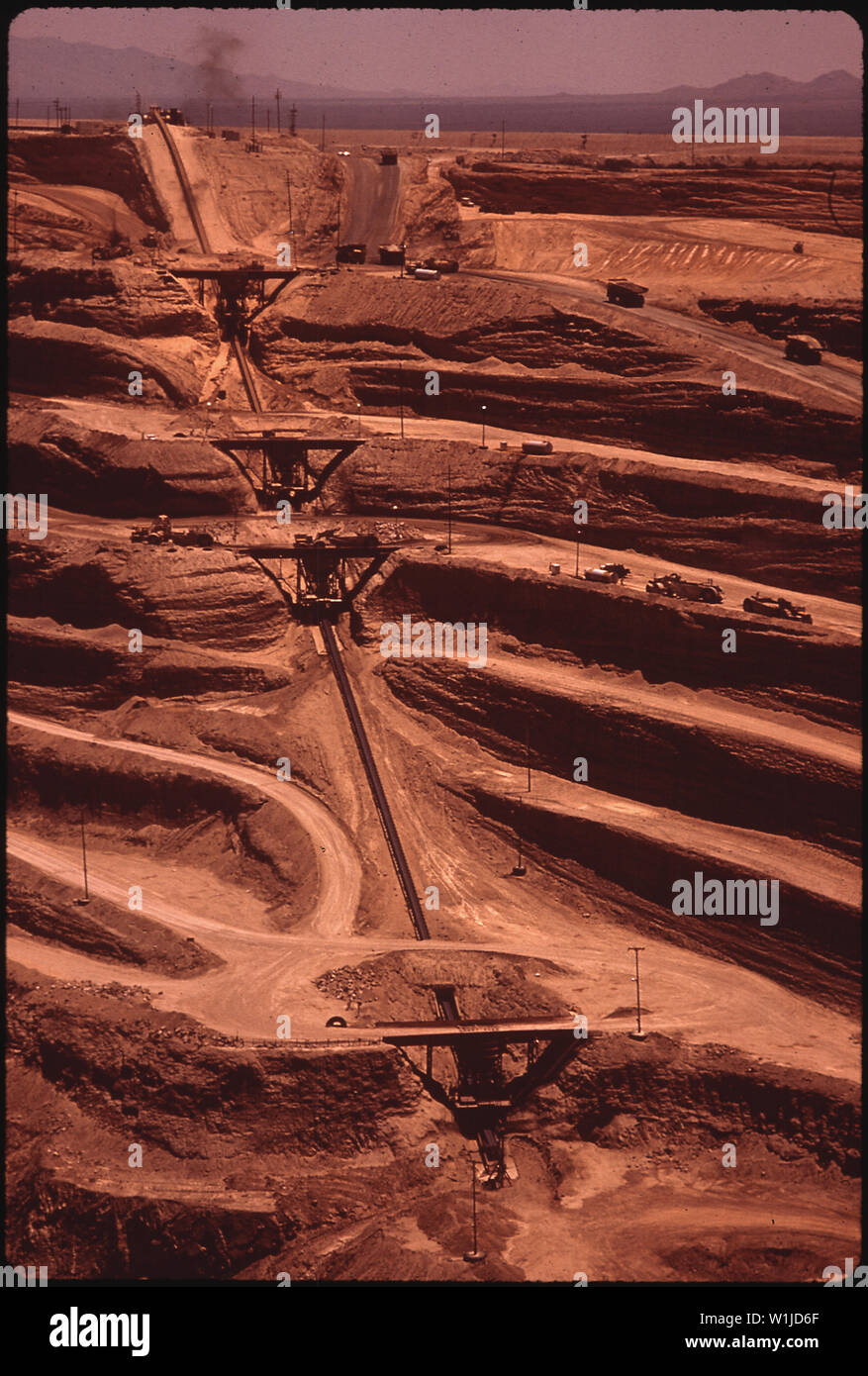 THE ANACONDA CO.'S TWIN BUTTES MINE. THE FIRST 500 FT. OF THE 1,100 FT ...