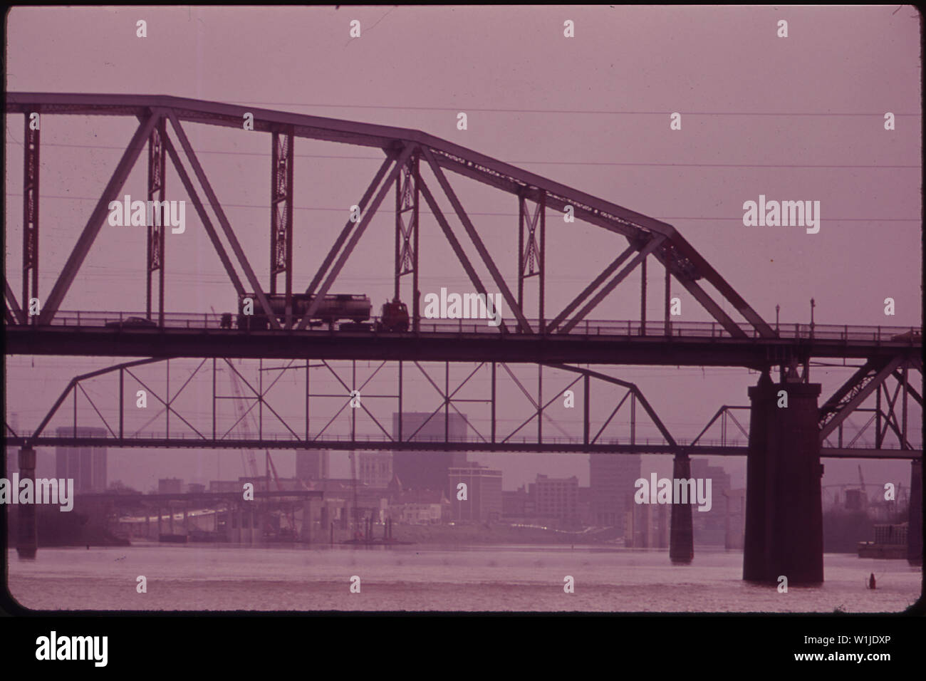 Kanawha river bridges hi-res stock photography and images - Alamy