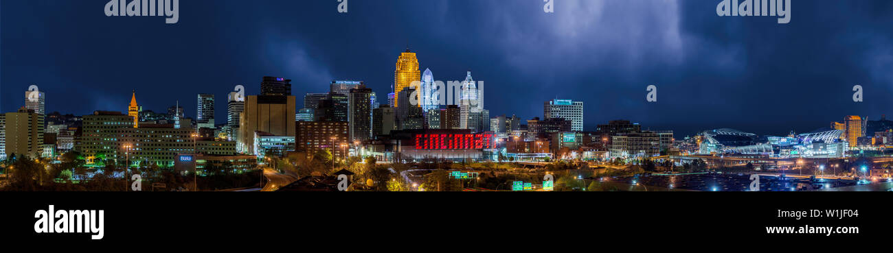 Cincinnati ohio skyline hi-res stock photography and images - Alamy