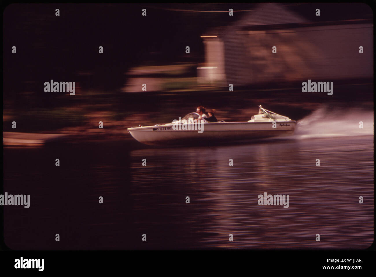 THE WIDTH OF THE FOX RIVER AS IT MEANDERS TOWARD LAKE WINNEBAGO VARIES ...