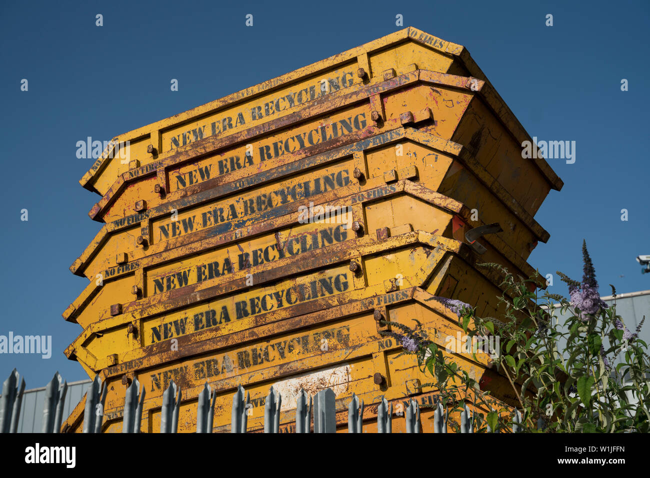 Construction skips waste hi-res stock photography and images - Alamy