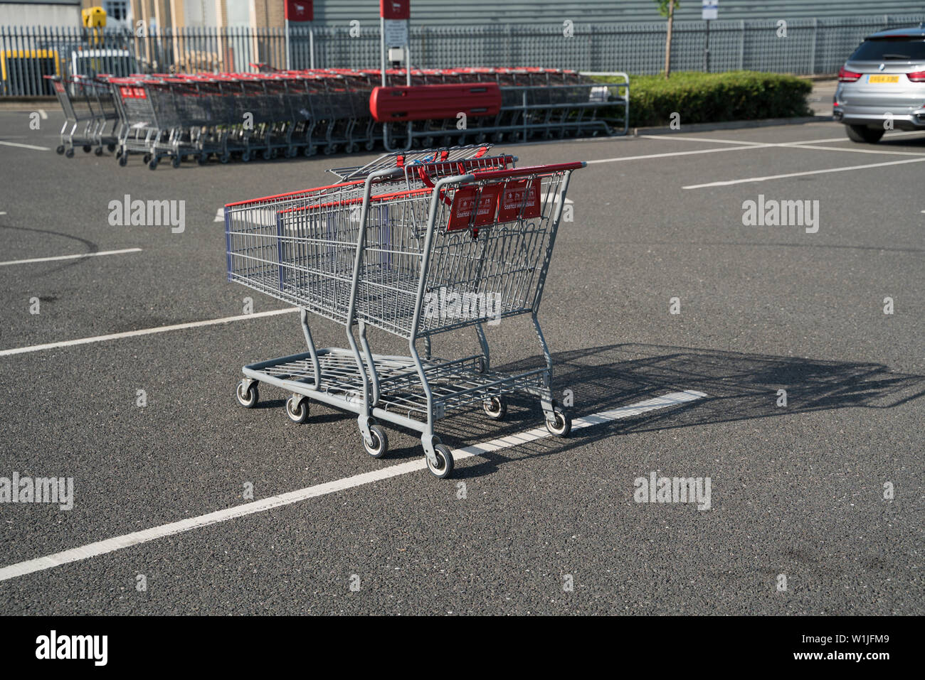 Costco shopping trolley hi-res stock photography and images - Alamy