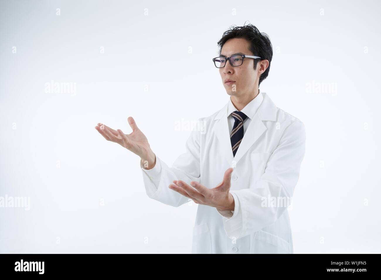Japanese chemist hi-res stock photography and images - Alamy