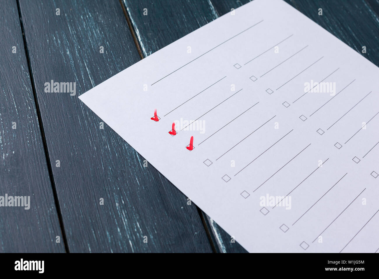 Survey questionnaire hand pad hi-res stock photography and images - Alamy