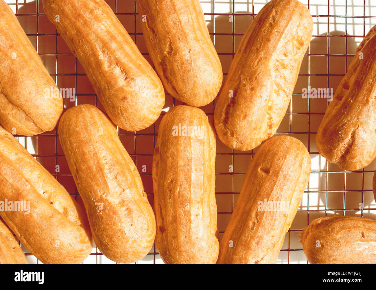 Empty choux hi-res stock photography and images - Alamy