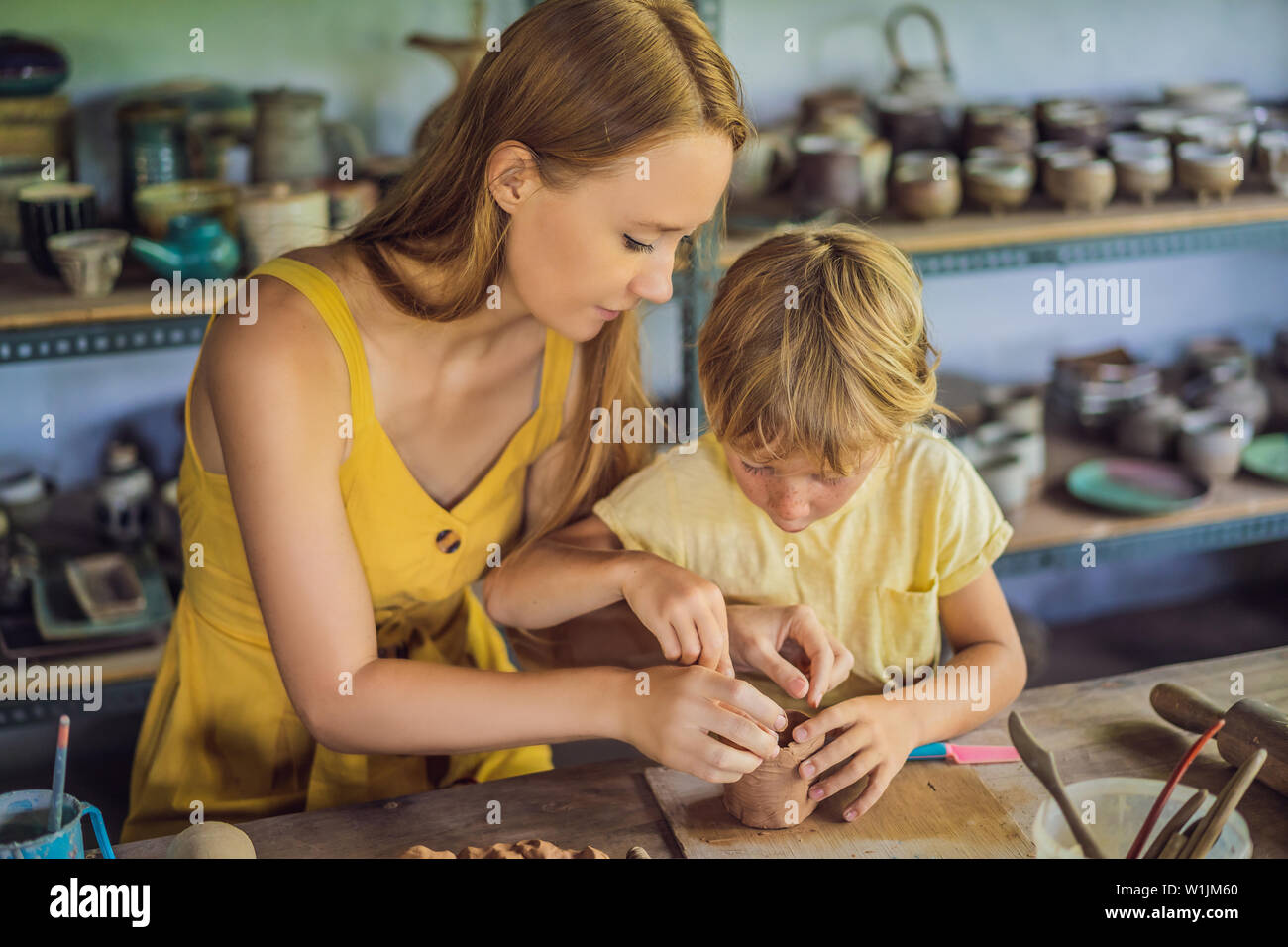 Man doing pottery hi-res stock photography and images - Alamy