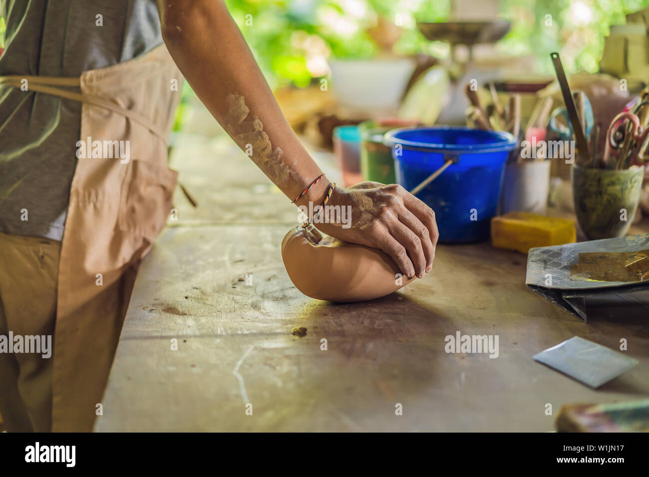 Close up of brown pottery clay for modeling Stock Photo - Alamy