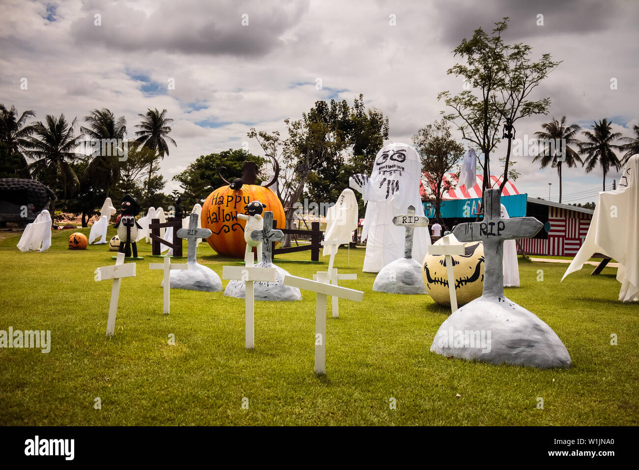 A beautiful cemetery in the fall time Stock Photo - Alamy