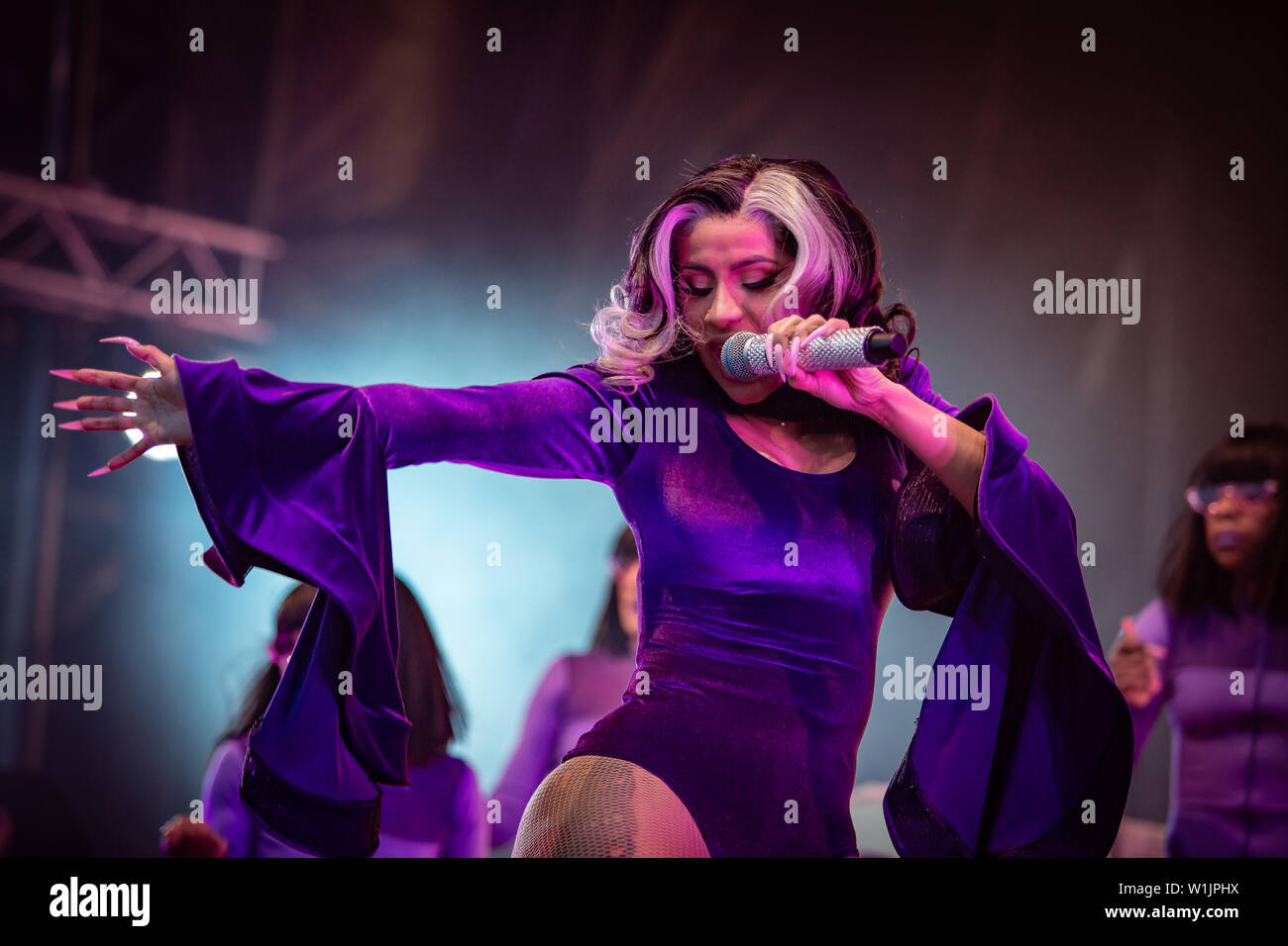 Cardi b in concert hi-res stock photography and images - Alamy