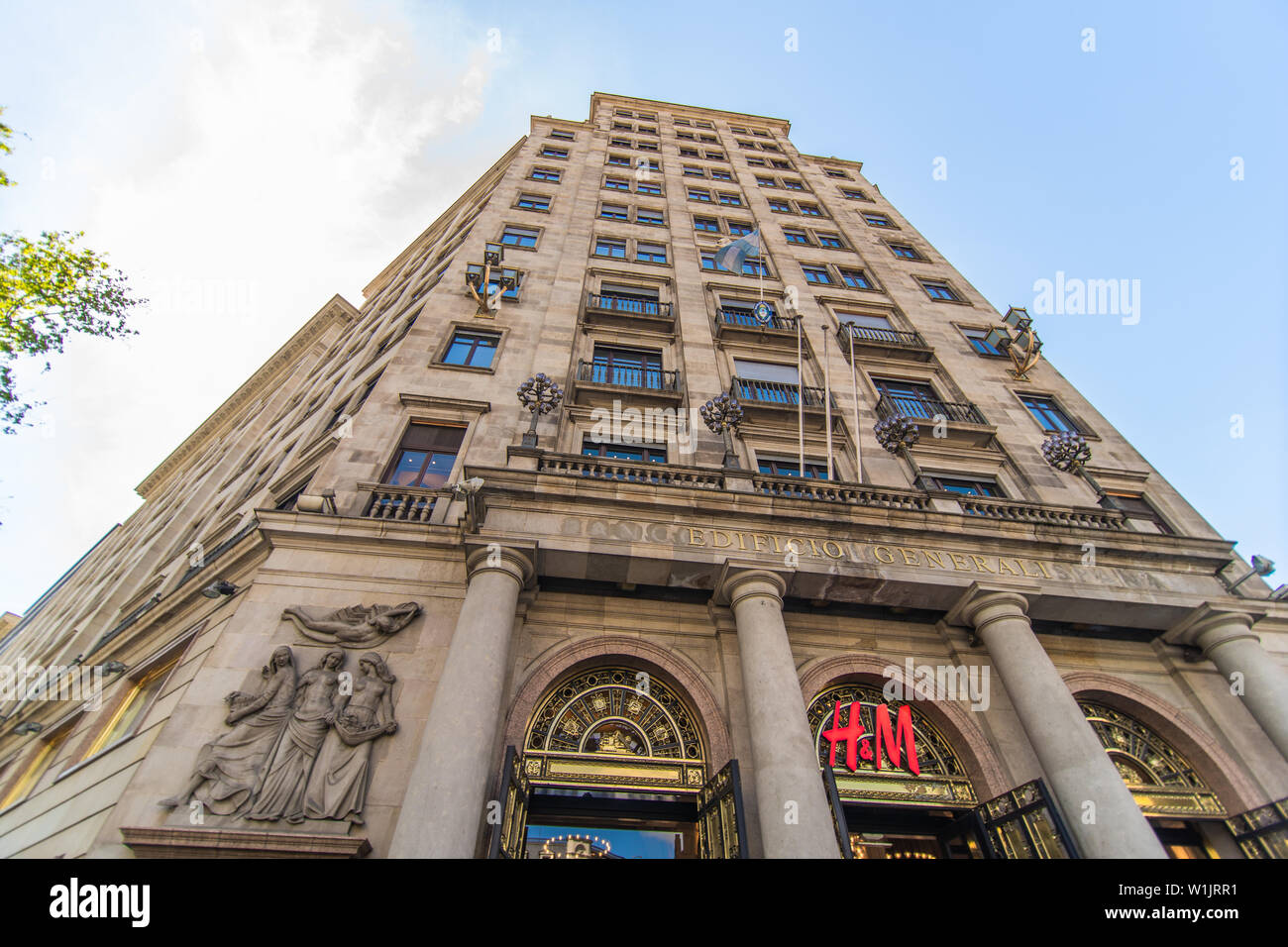 Spain gothic quarter dining hi-res stock photography and images - Alamy