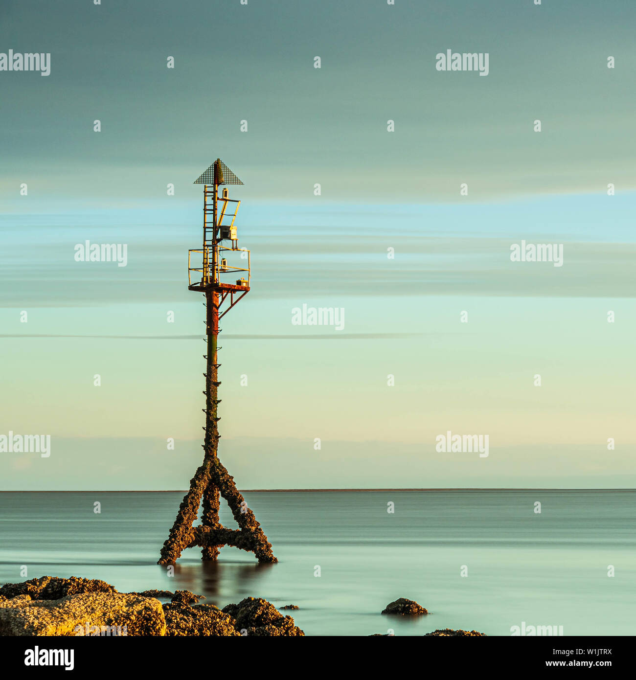 SUNRISE AT PERCH ROCK LIGHTHOUSE, MERSEYSIDE Stock Photo - Alamy