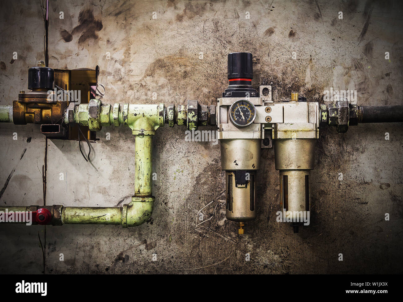 Pressure indicator on machine hi-res stock photography and images - Alamy