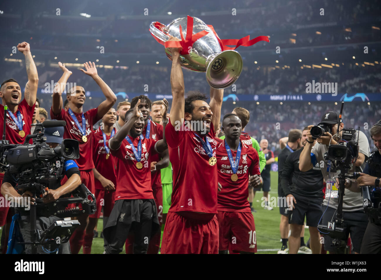Liverpool champions league 2019 lift hi-res stock photography and ...